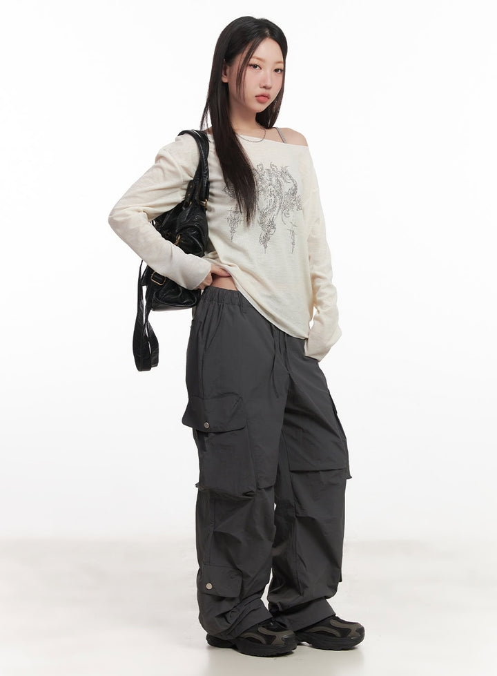 Graphic Off-Shoulder Long Sleeve Top CA518 - Acubi style | LEWKIN