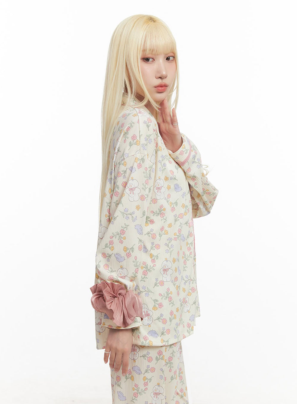 Floral Graphic Pajama Set IM504 - Romantic style | LEWKIN